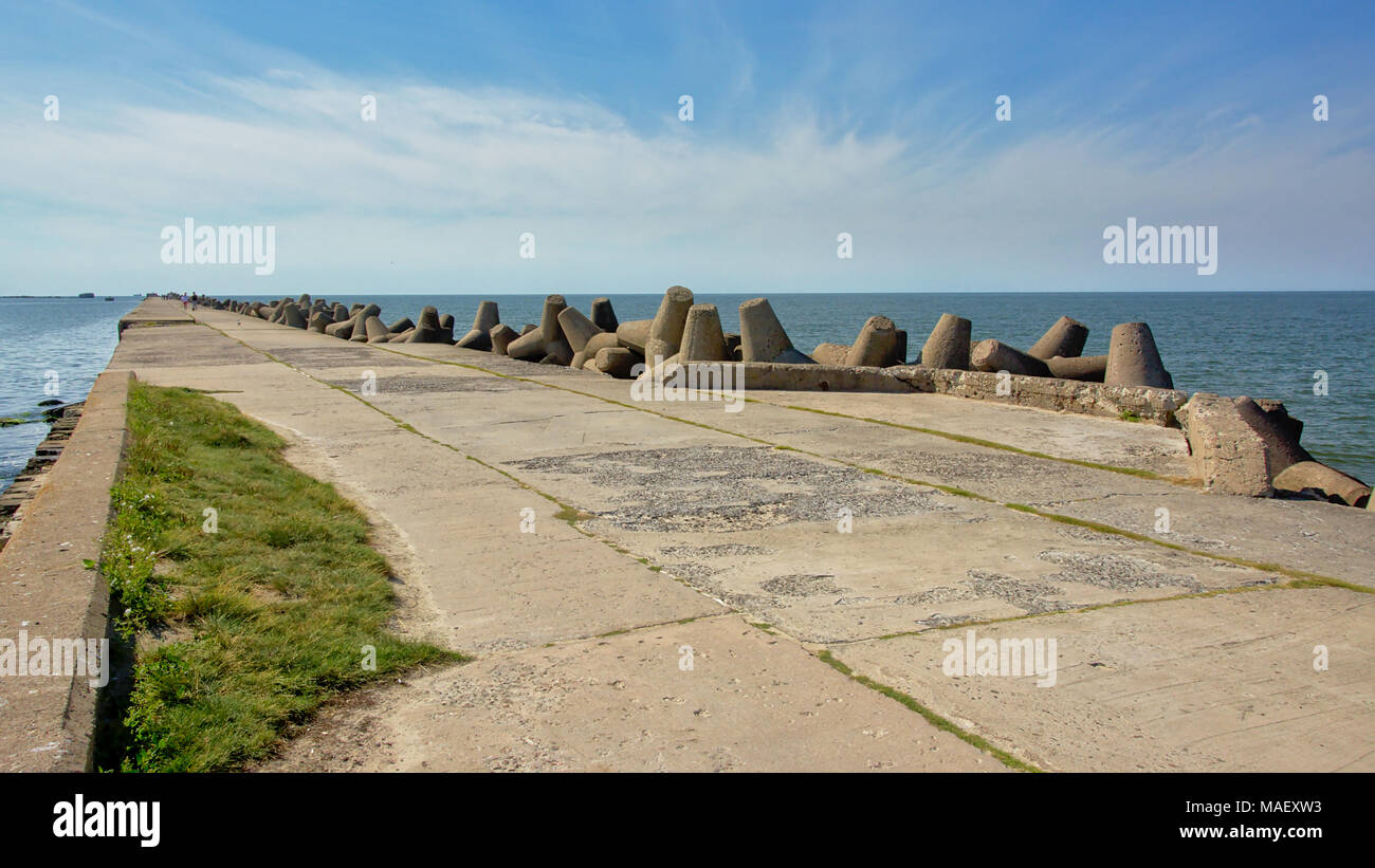 Concrete armour units hi-res stock photography and images - Alamy
