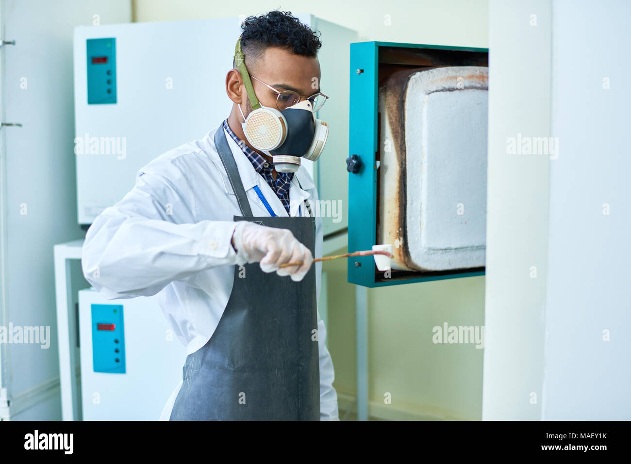Scientist biologist hi-res stock photography and images - Alamy