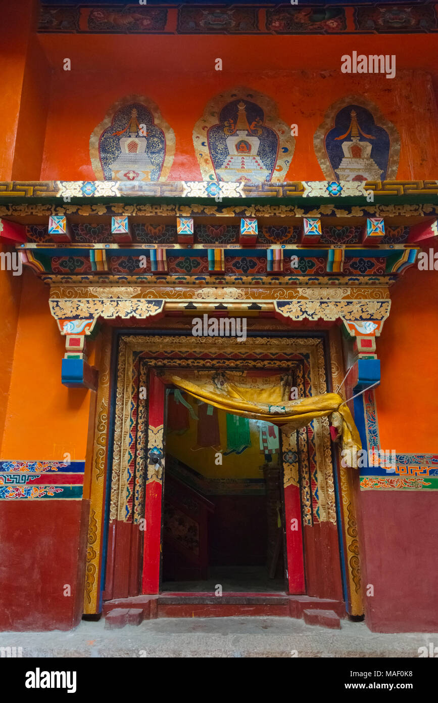 Interior of Litang Monastery (Changchunkeersi), Litang, western Sichuan ...