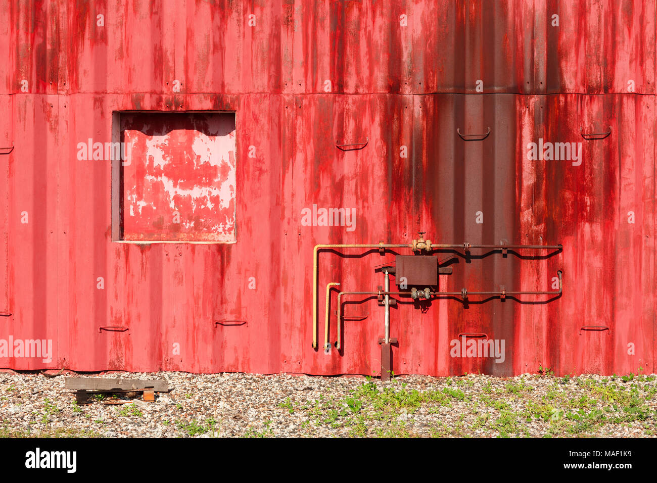 Old red metal wall texture background Stock Photo - Alamy