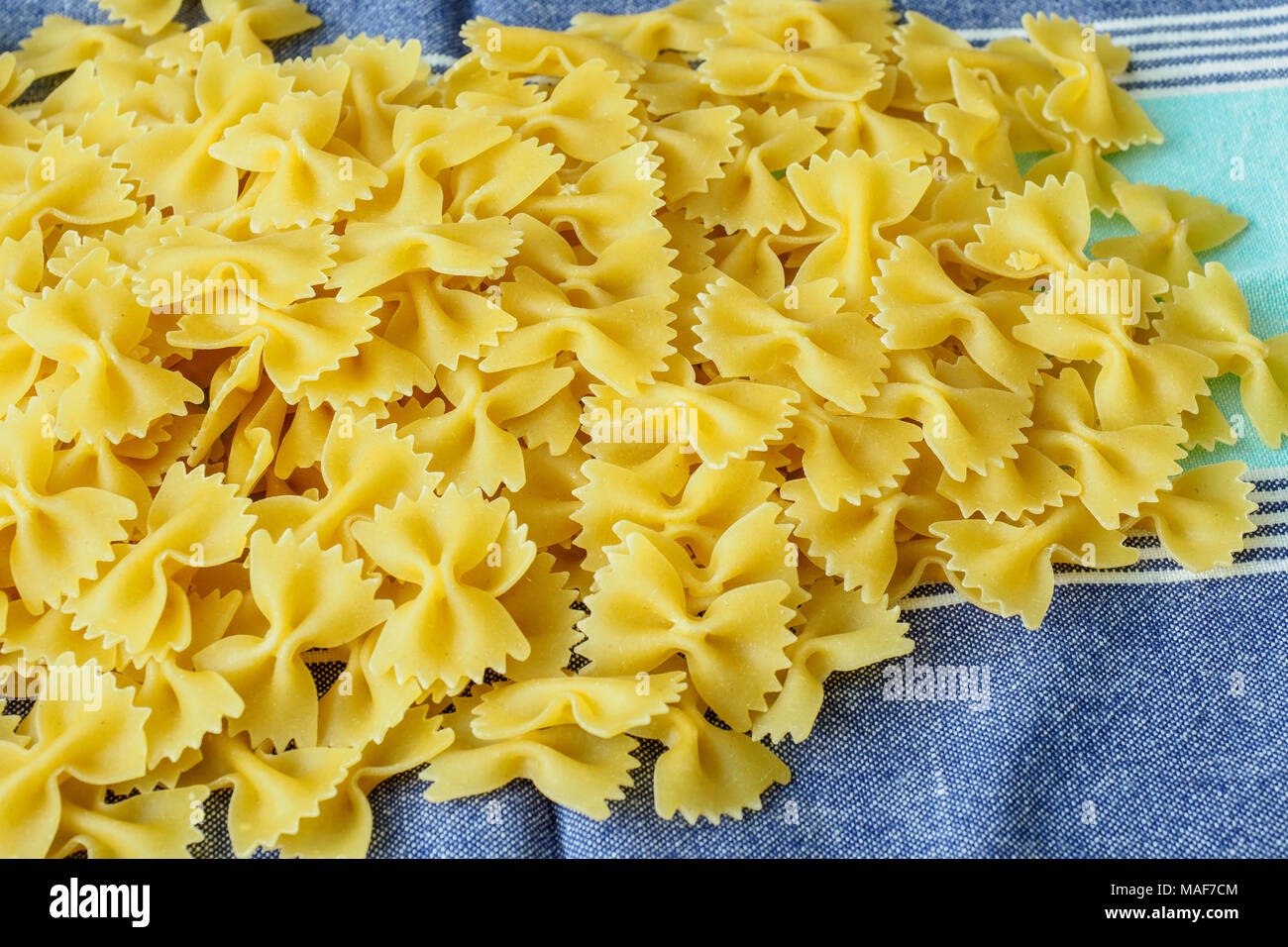 Farfalle pasta top view hi-res stock photography and images - Alamy
