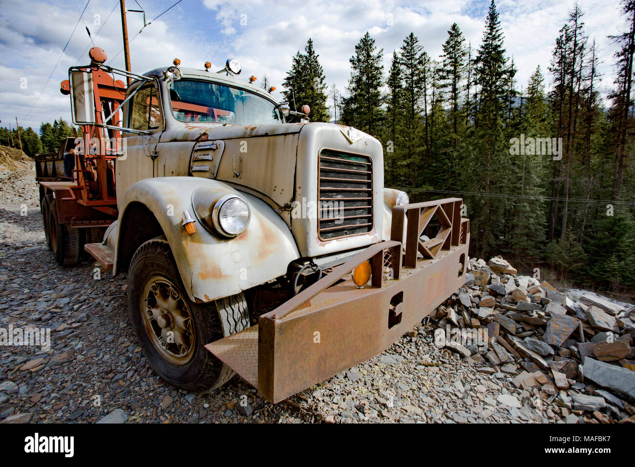 The front end of a 1960 International VF-195 heavy duty wrecker, in an ...