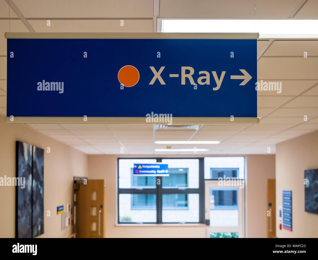 Operating room sign x ray sign hi-res stock photography and images - Alamy