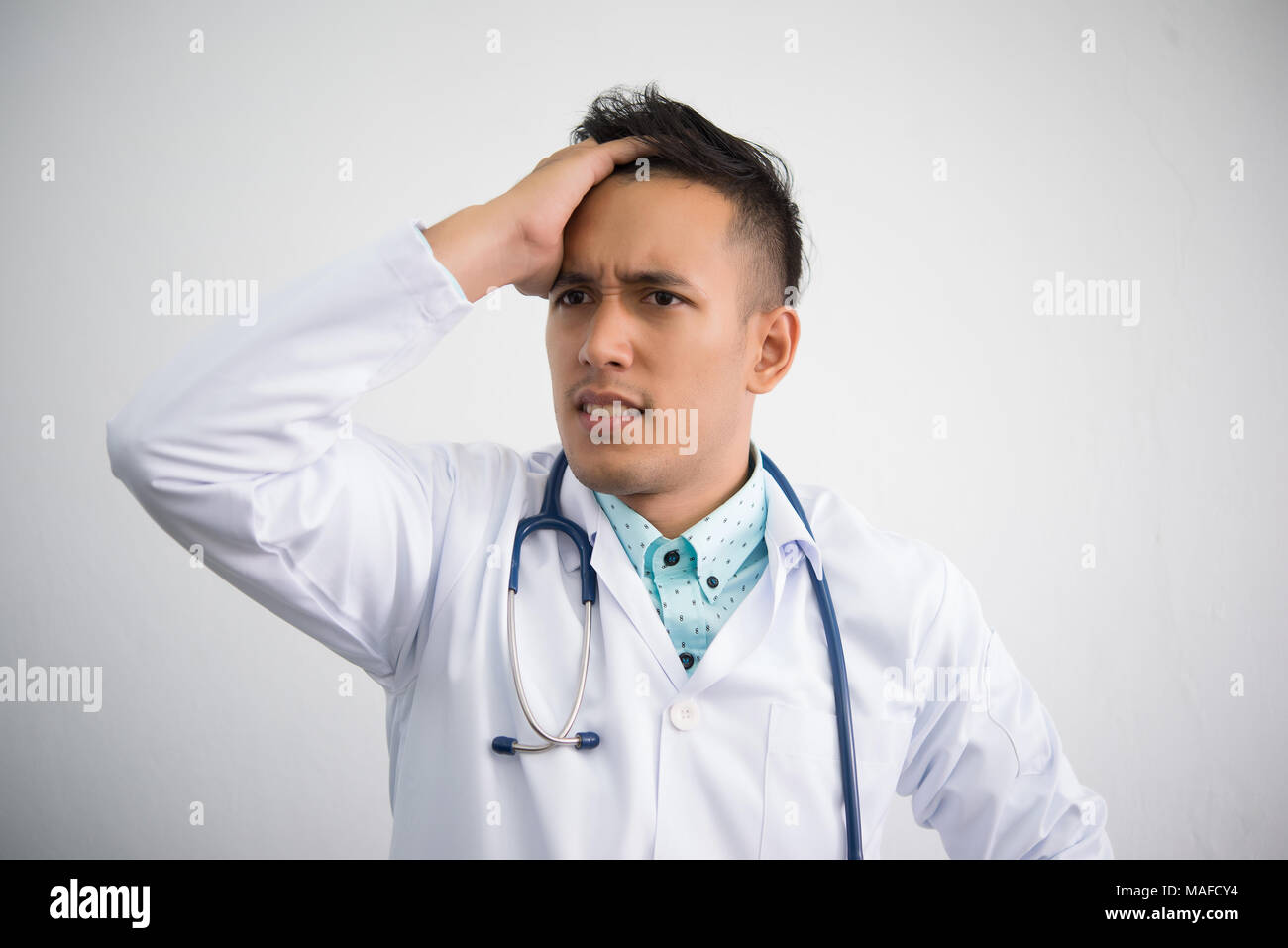 Overwhelmed hospital hi-res stock photography and images - Alamy
