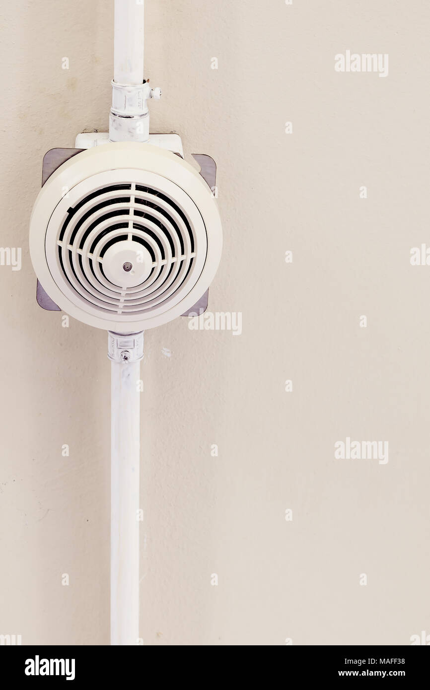 Old smoke detector on cement ceiling Stock Photo - Alamy