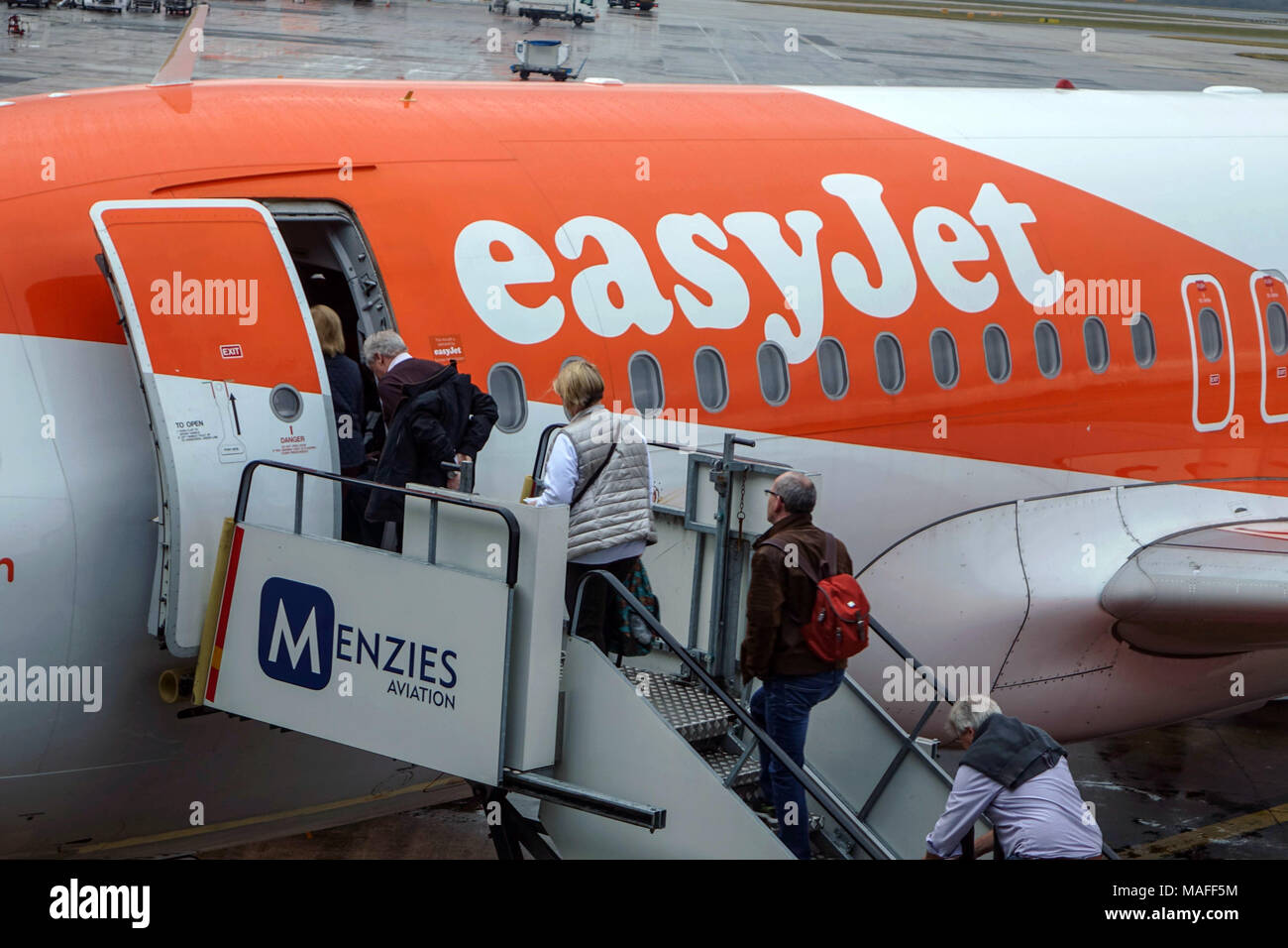 Weather boarding hi-res stock photography and images - Alamy