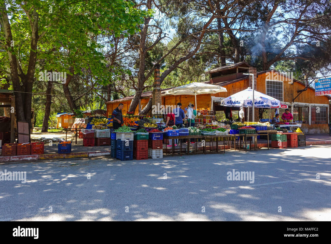 Roadside stall selling fresh fruit and vegetables, Antalya, Turkey ...