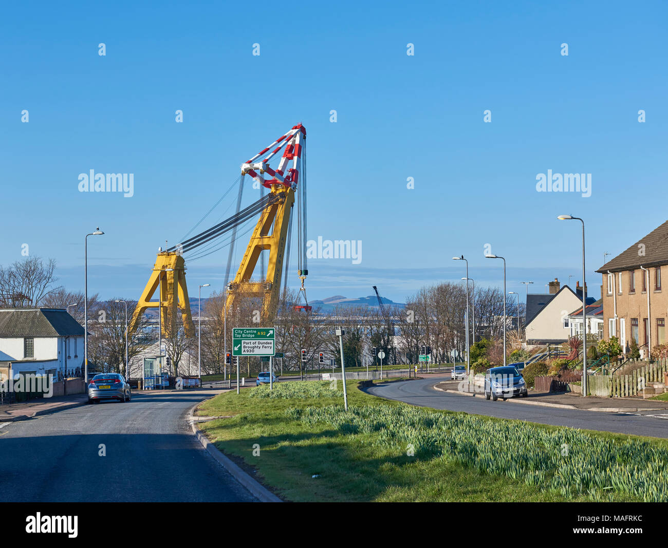 The Asian Hercules III Sheerleg Crane, the largest of its kind in the ...
