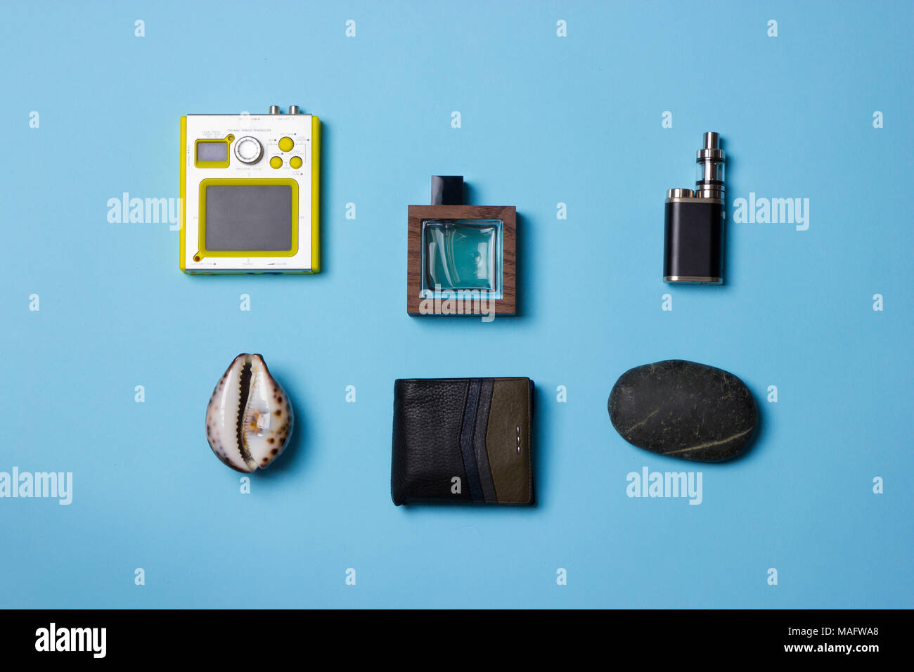 Blue objects hi-res stock photography and images - Alamy