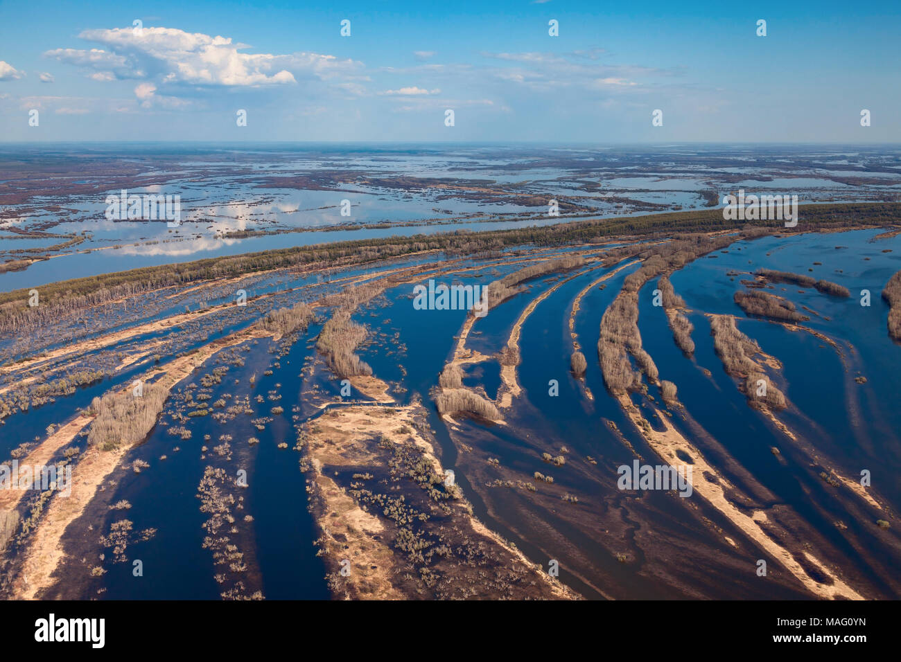 Grassland beside river hi-res stock photography and images - Alamy