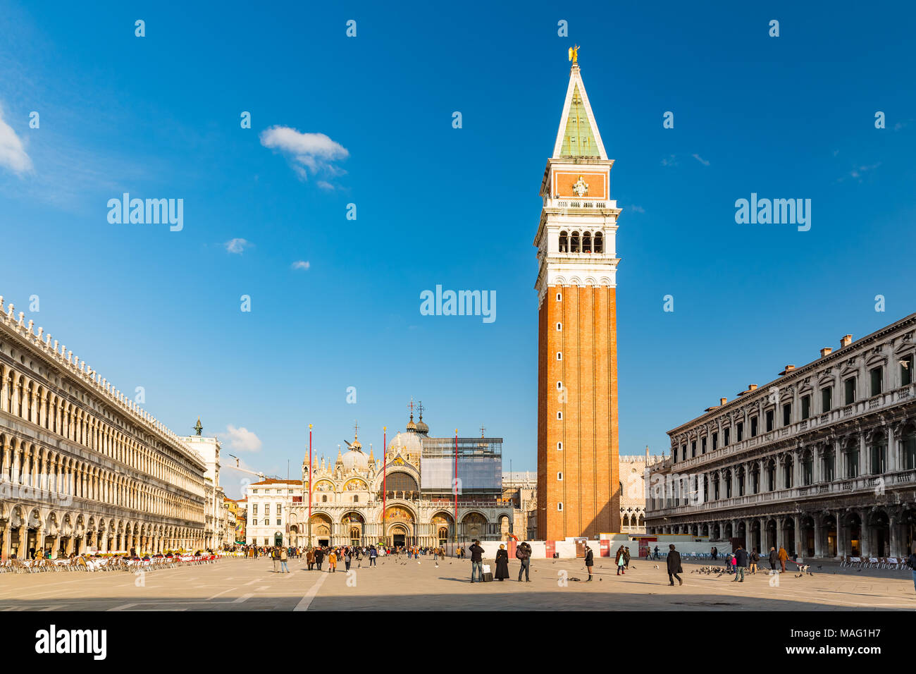 Day venice san marko basilica hi-res stock photography and images - Alamy