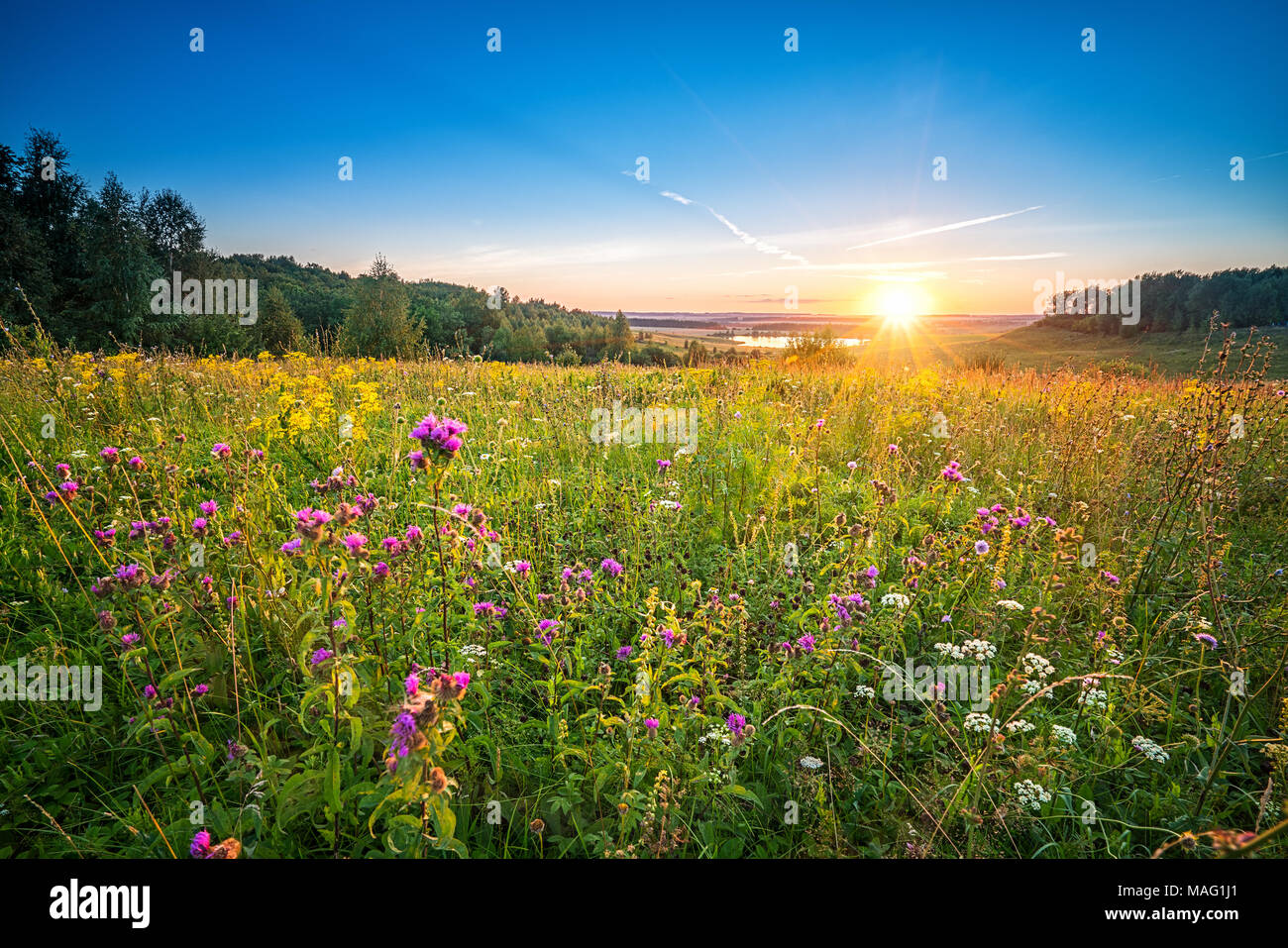 Sunset sky countryside hi-res stock photography and images - Alamy