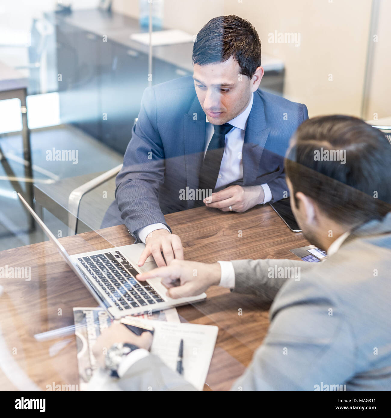 Two people using computer hi-res stock photography and images - Alamy