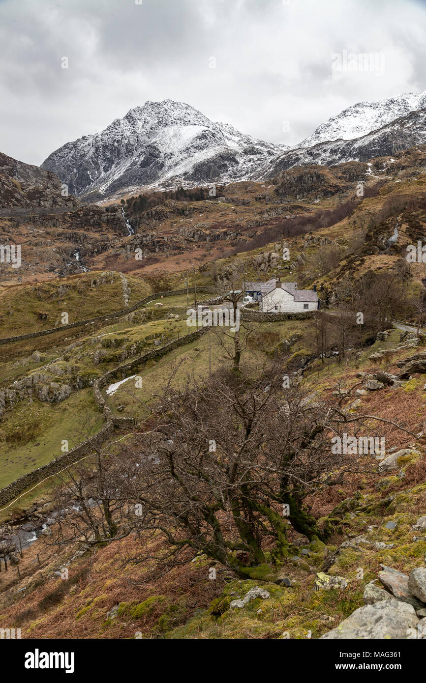 Farm in Nant Ffrancon valley in winter, Snowdonia, North Wales with ...