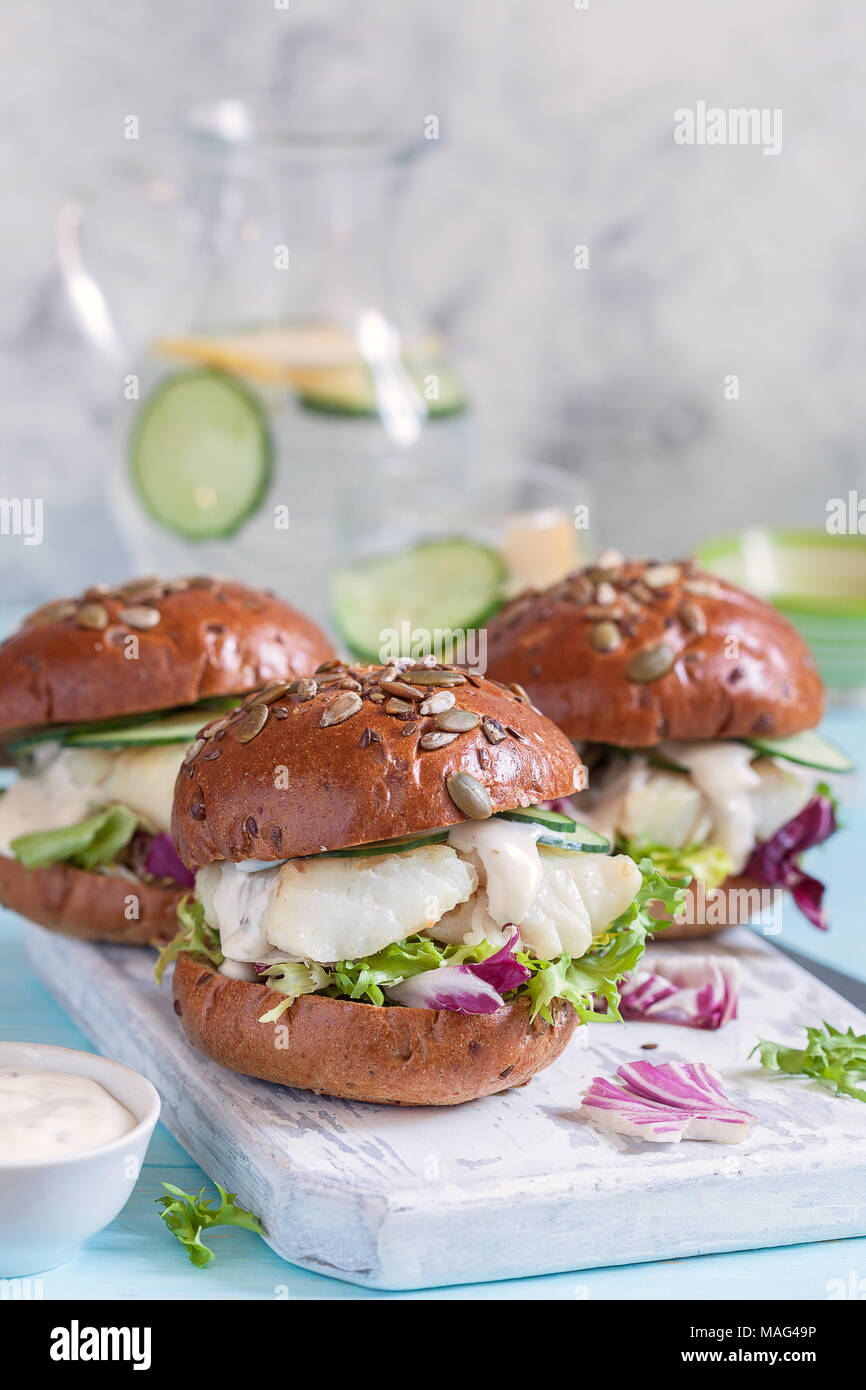 Fish fillet sandwich hi-res stock photography and images - Alamy