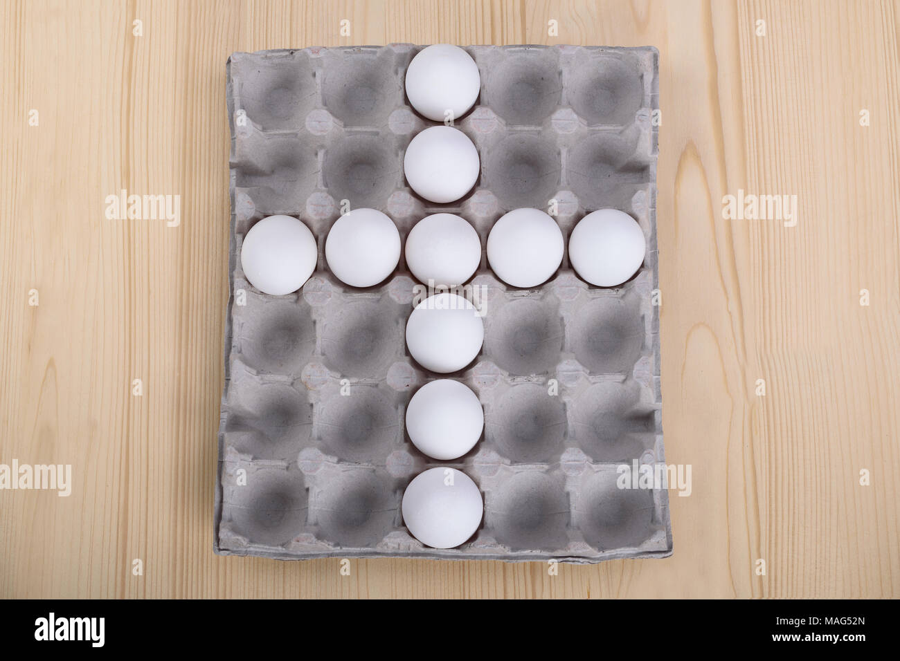 Cardboard box cross pack hi-res stock photography and images - Alamy