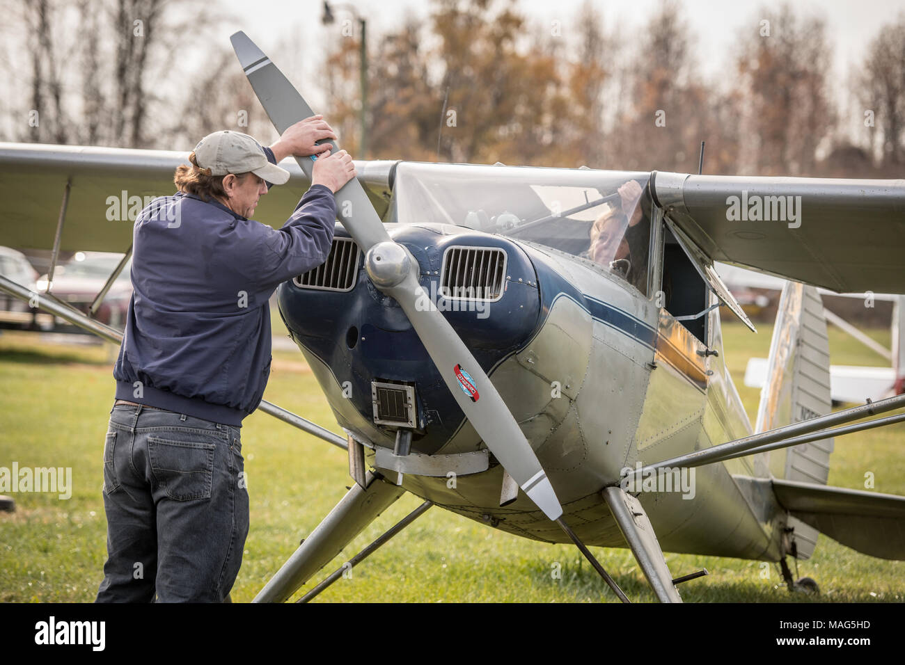 Hand propping hi-res stock photography and images - Alamy