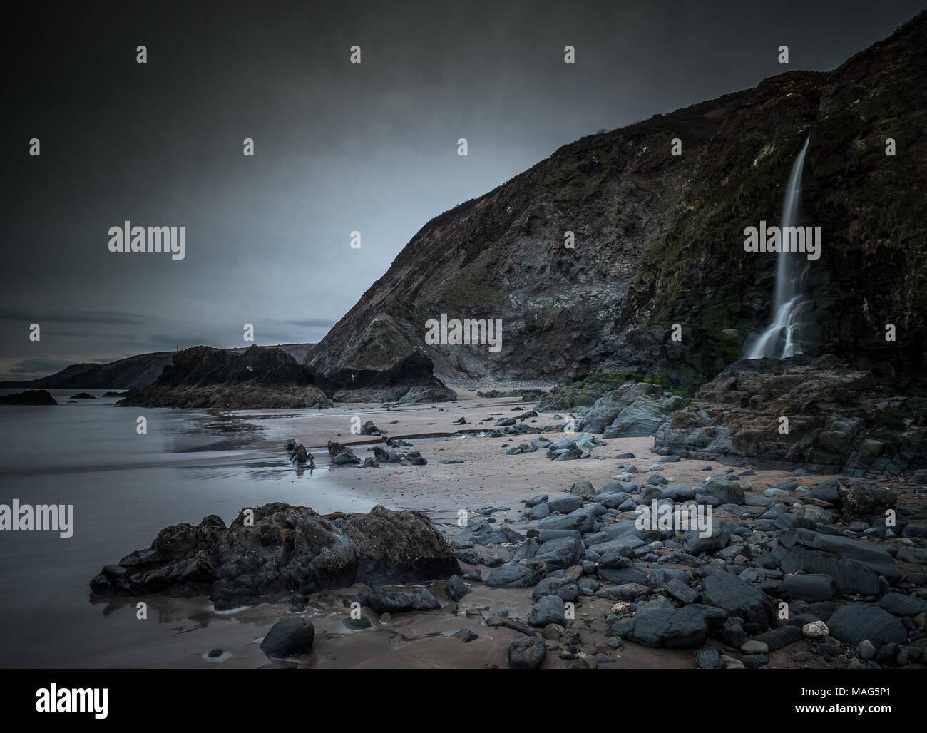 Waterfall, Tresaith beach, Aberporth Stock Photo - Alamy
