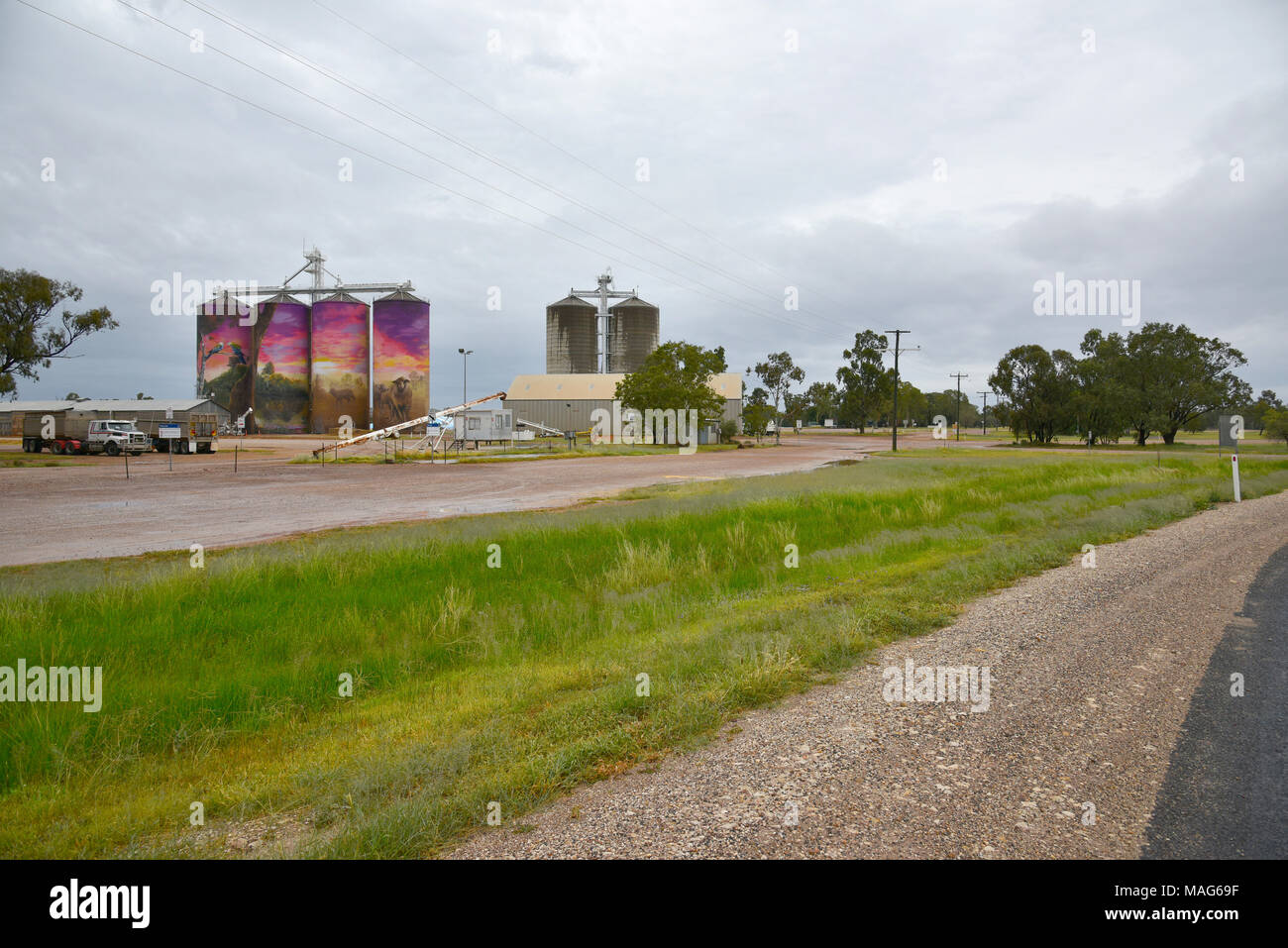 the silos at Thallon in queensland, Australia that have had murals ...