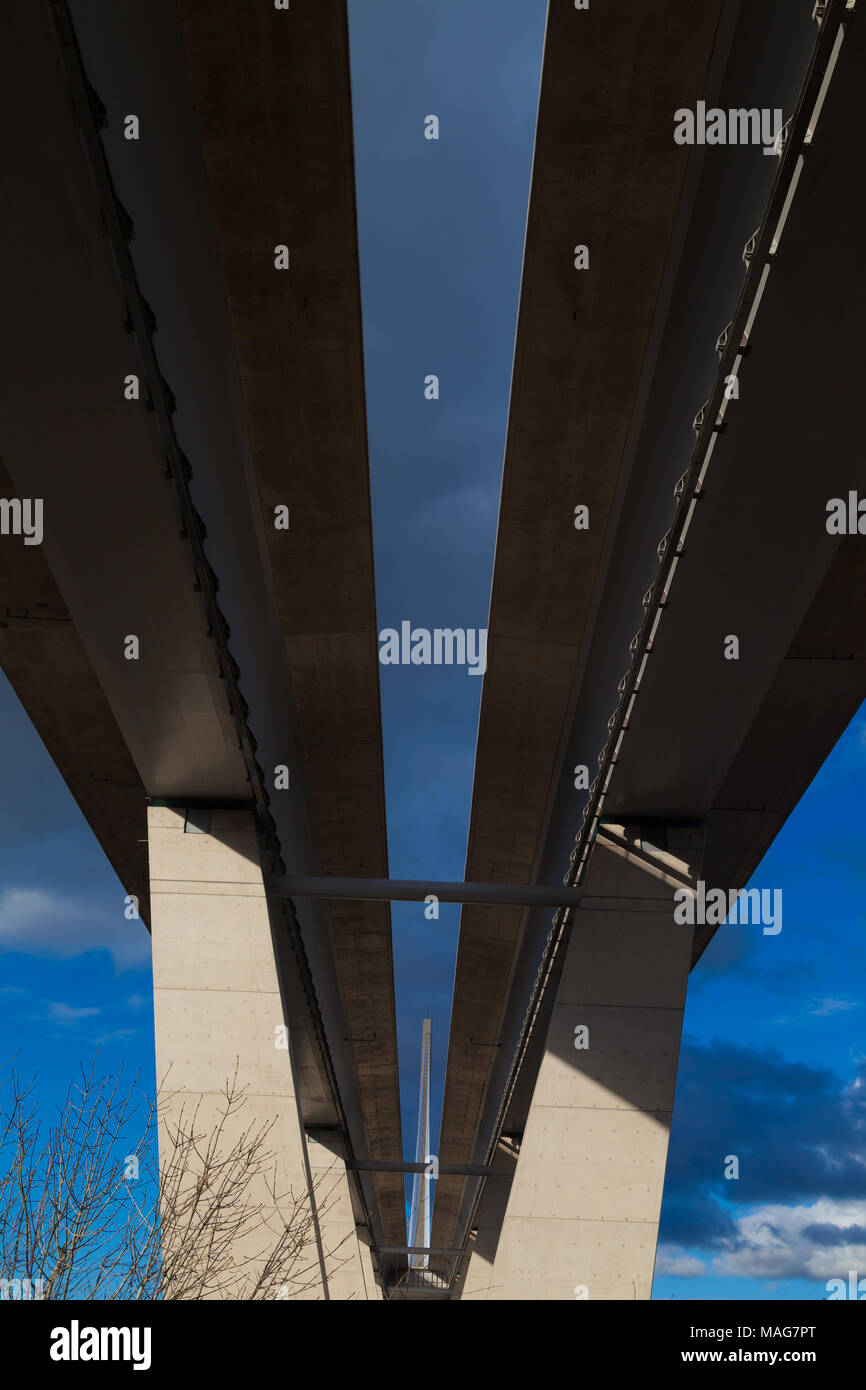 Car crossing bridge over motorway hi-res stock photography and images ...
