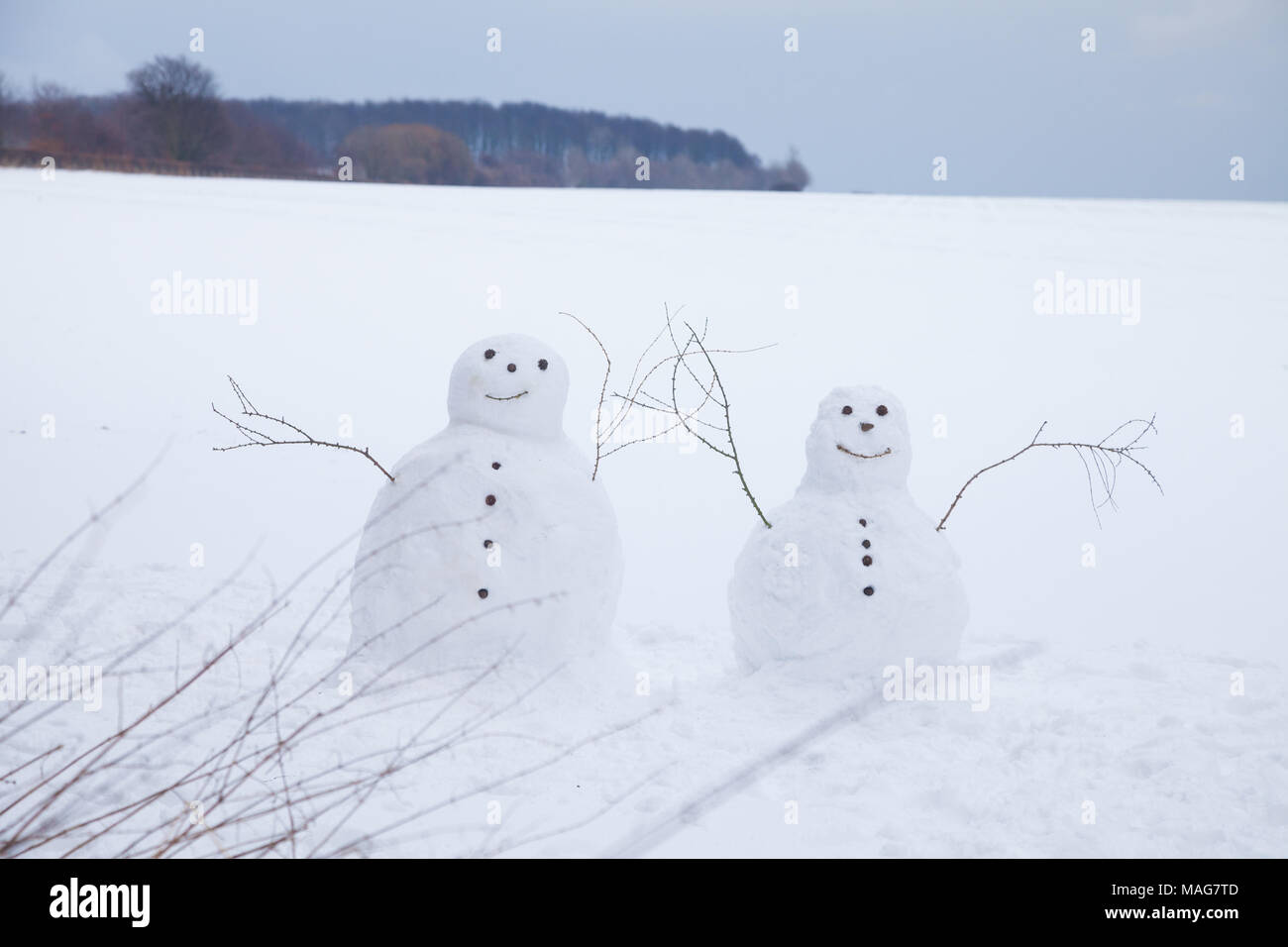 Two Snowmen High Resolution Stock Photography and Images - Alamy