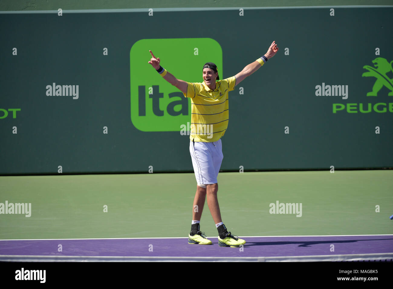 Key Biscayne, Florida, USA. 1st Apr, 2018. John Isner (USA) defeats ...