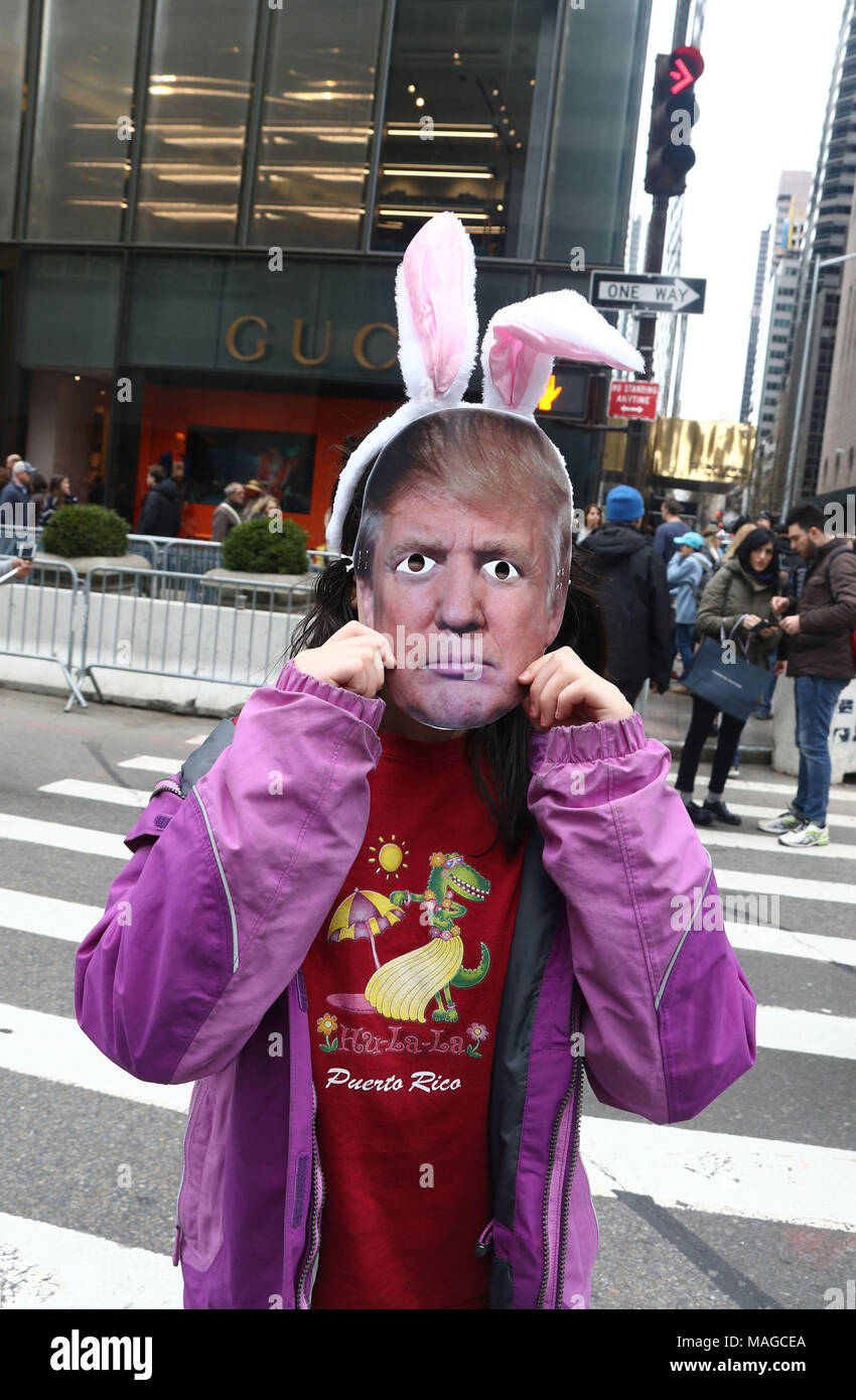 New York City, New York, USA. 1st Apr, 2018. A parade goer wears a ...