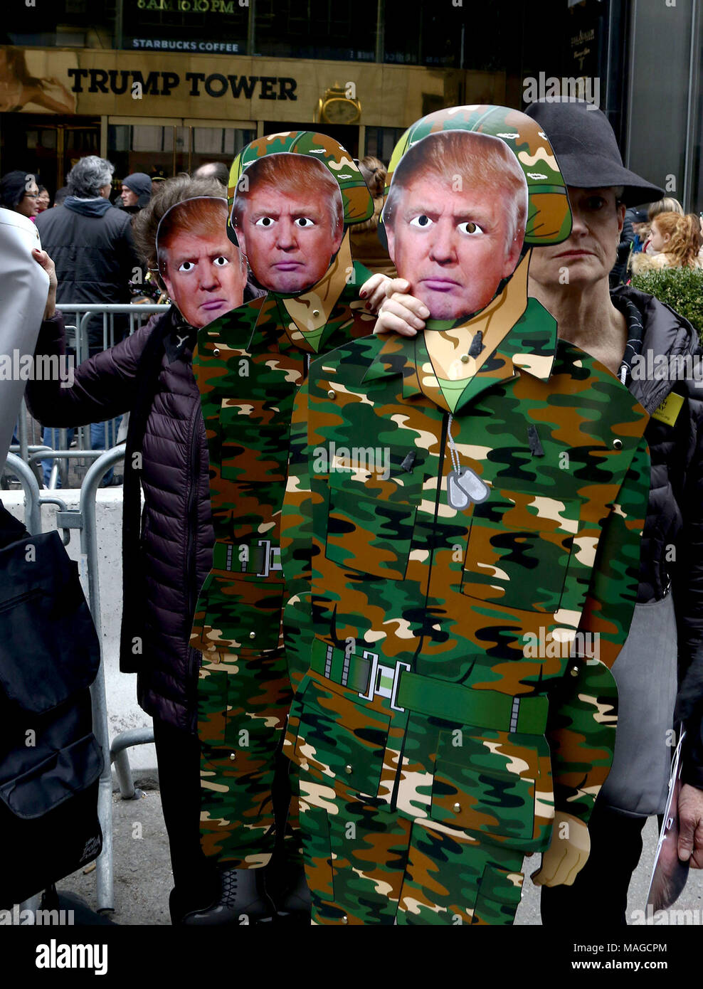 Donald trump masks hi-res stock photography and images - Alamy