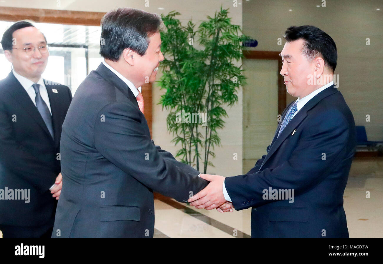 Pak yong sun hi-res stock photography and images - Alamy