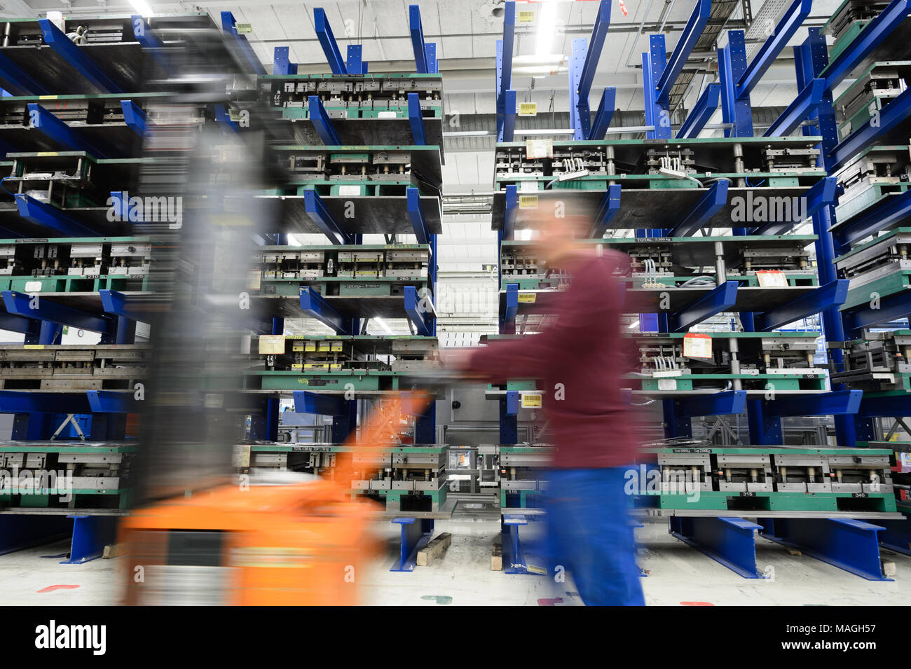 Elringklinger hi-res stock photography and images - Alamy