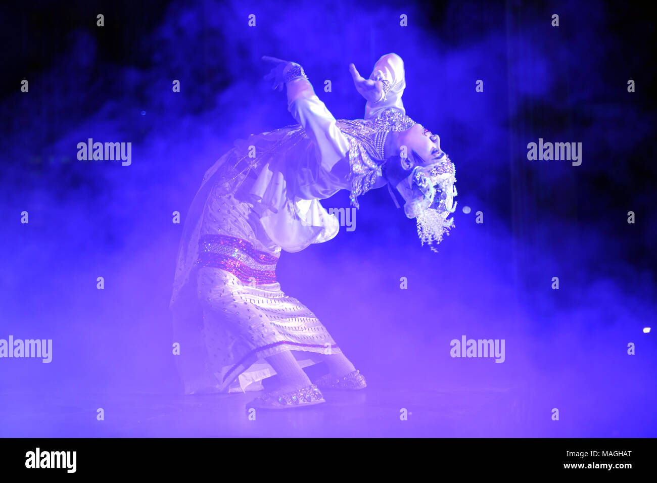 Bago, Myanmar. 1st Apr, 2018. A male leading dancer of San Pya Thabin ...