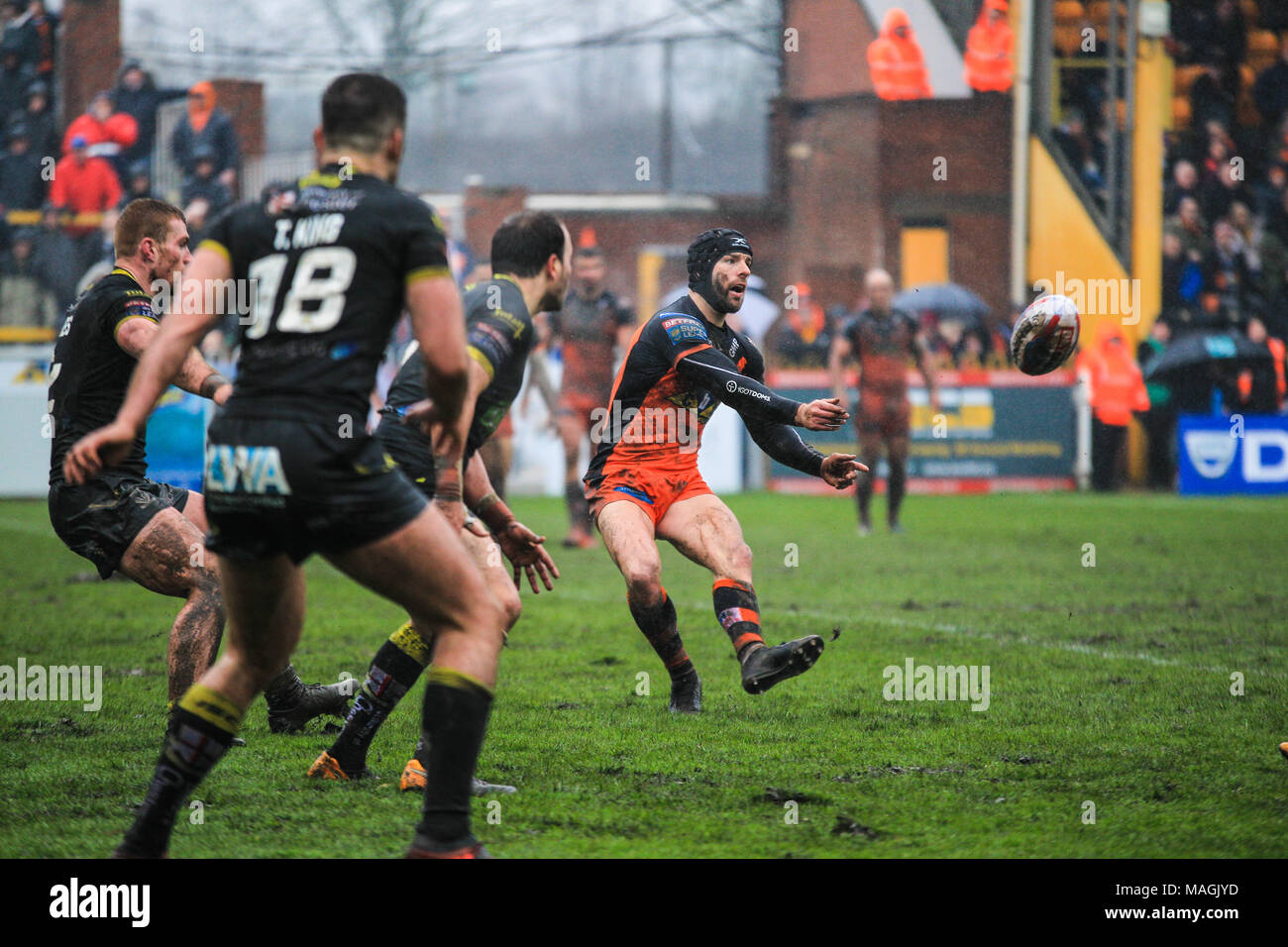 Castleford tigers line out hi-res stock photography and images - Alamy