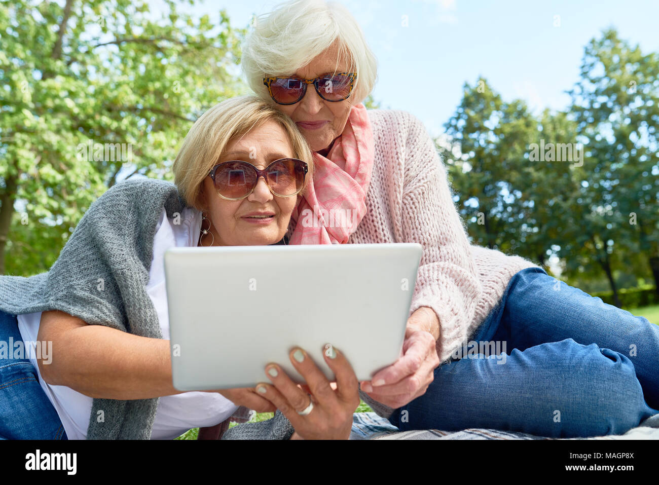 Old women using computer hi-res stock photography and images - Alamy