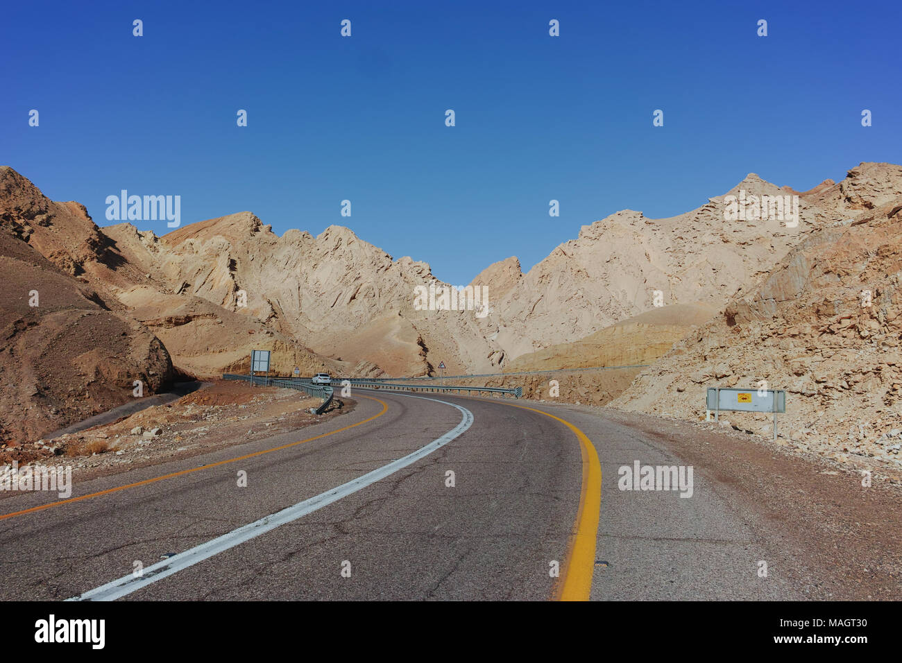 Asphalt road in desert Negev, Israel, road 12, transport infrastructure ...