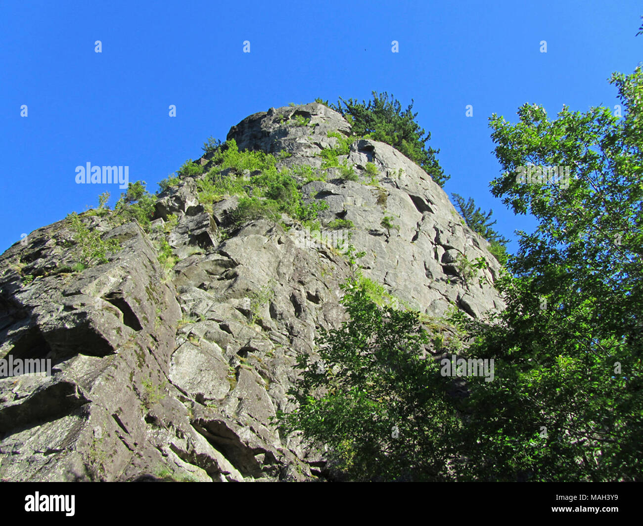 Beacon Rock at Columbia River Gorge Stock Photo - Alamy