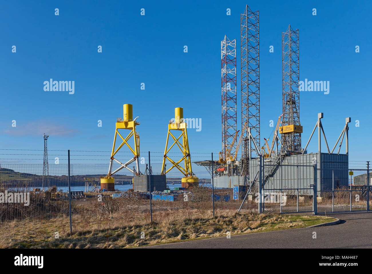 Rowan gorilla 7 rig hi-res stock photography and images - Alamy