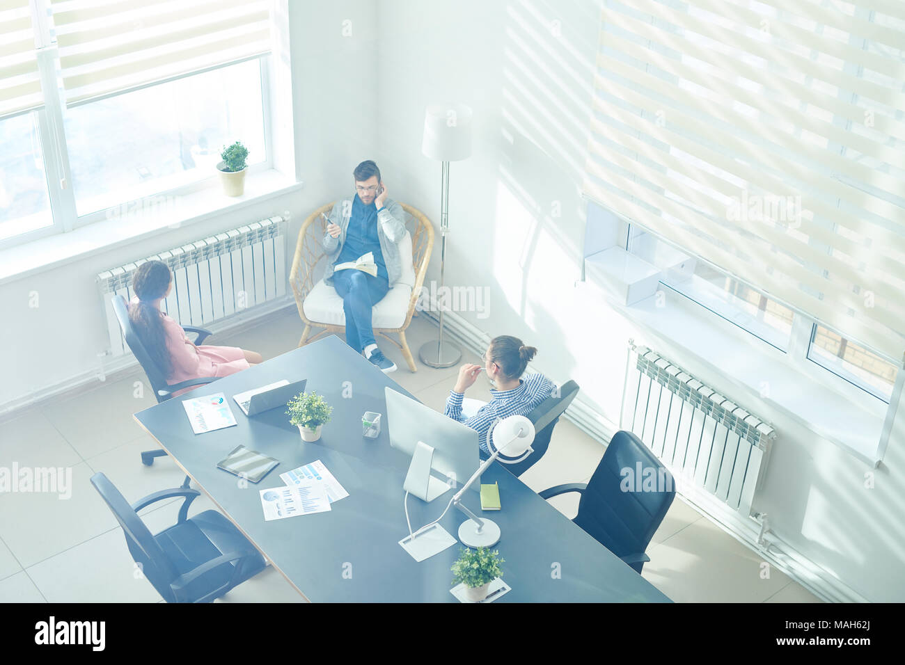 Manager waiting meeting in office hi-res stock photography and images ...