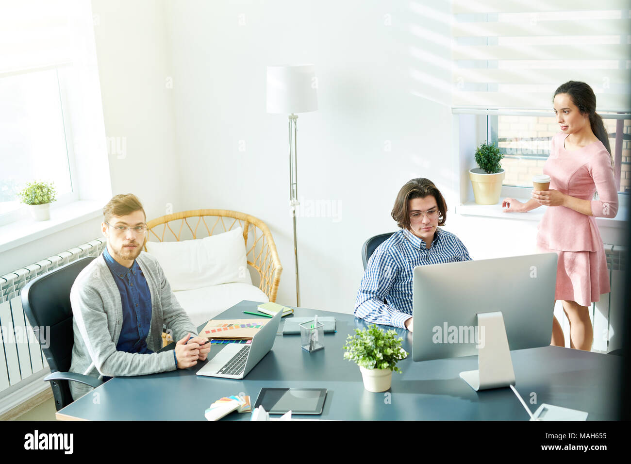 Comfortable meeting hi-res stock photography and images - Alamy