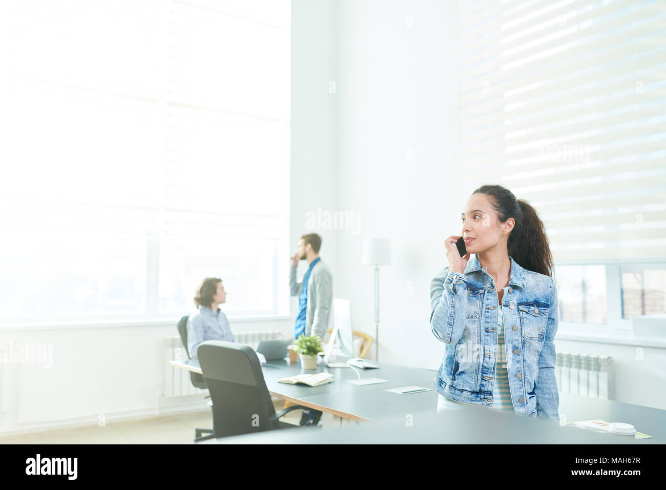 Lady speaking hi-res stock photography and images - Alamy