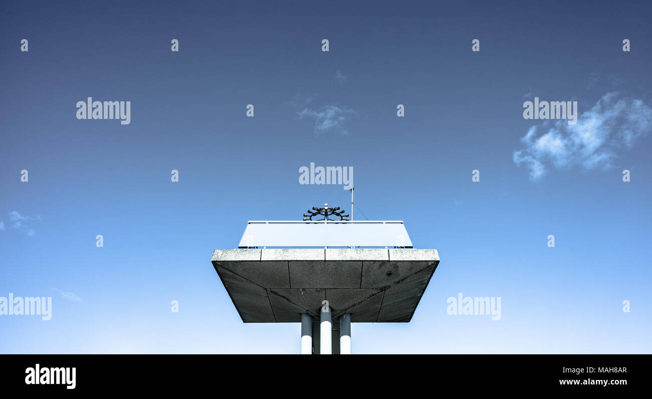 concert Line Array loudspeakers Stock Photo - Alamy