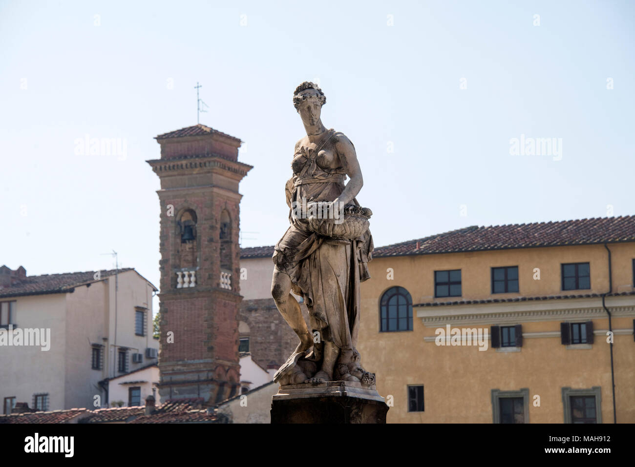 Statue of primavera hi-res stock photography and images - Alamy