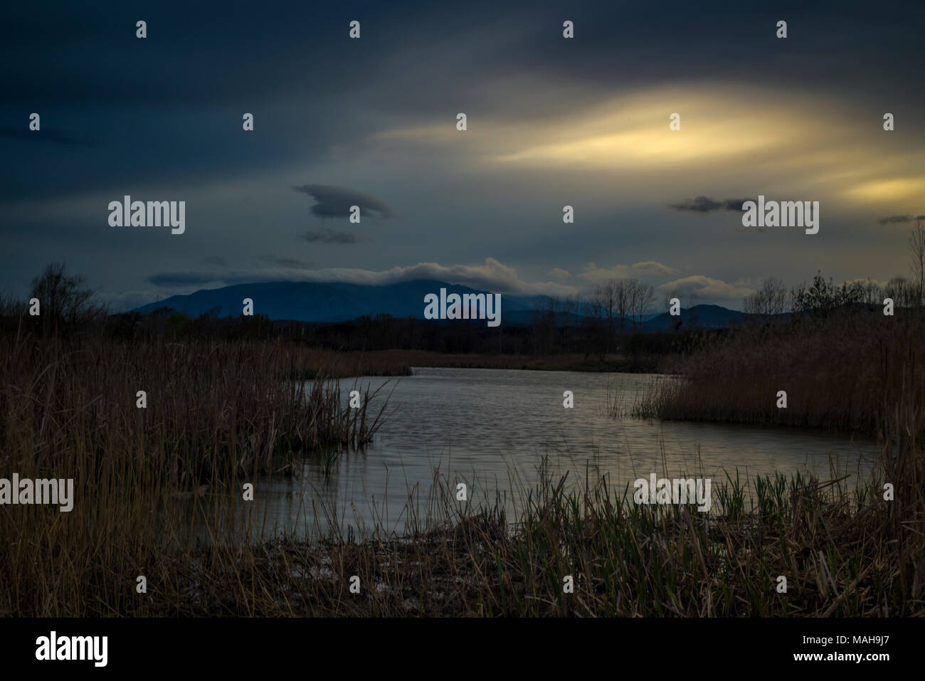 Sils pond hi-res stock photography and images - Alamy