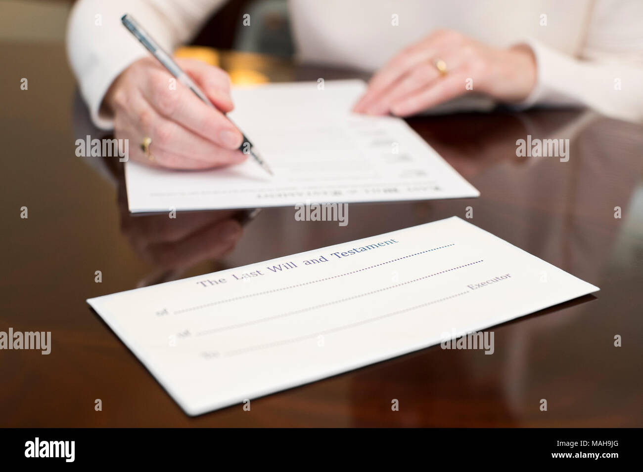 Contract of inheritance hi-res stock photography and images - Alamy
