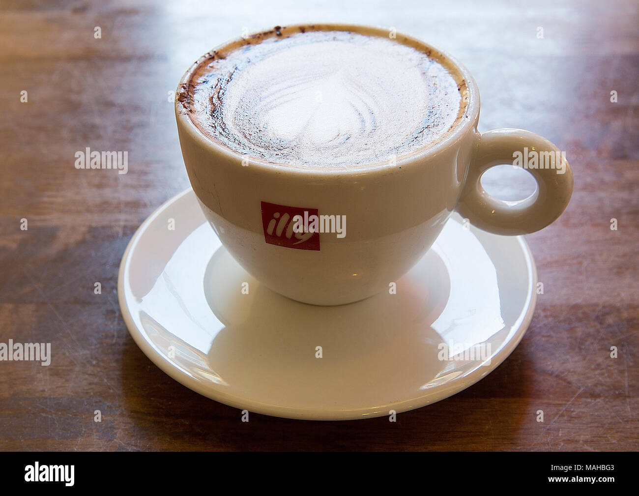 Steamed milk foam hi-res stock photography and images - Alamy
