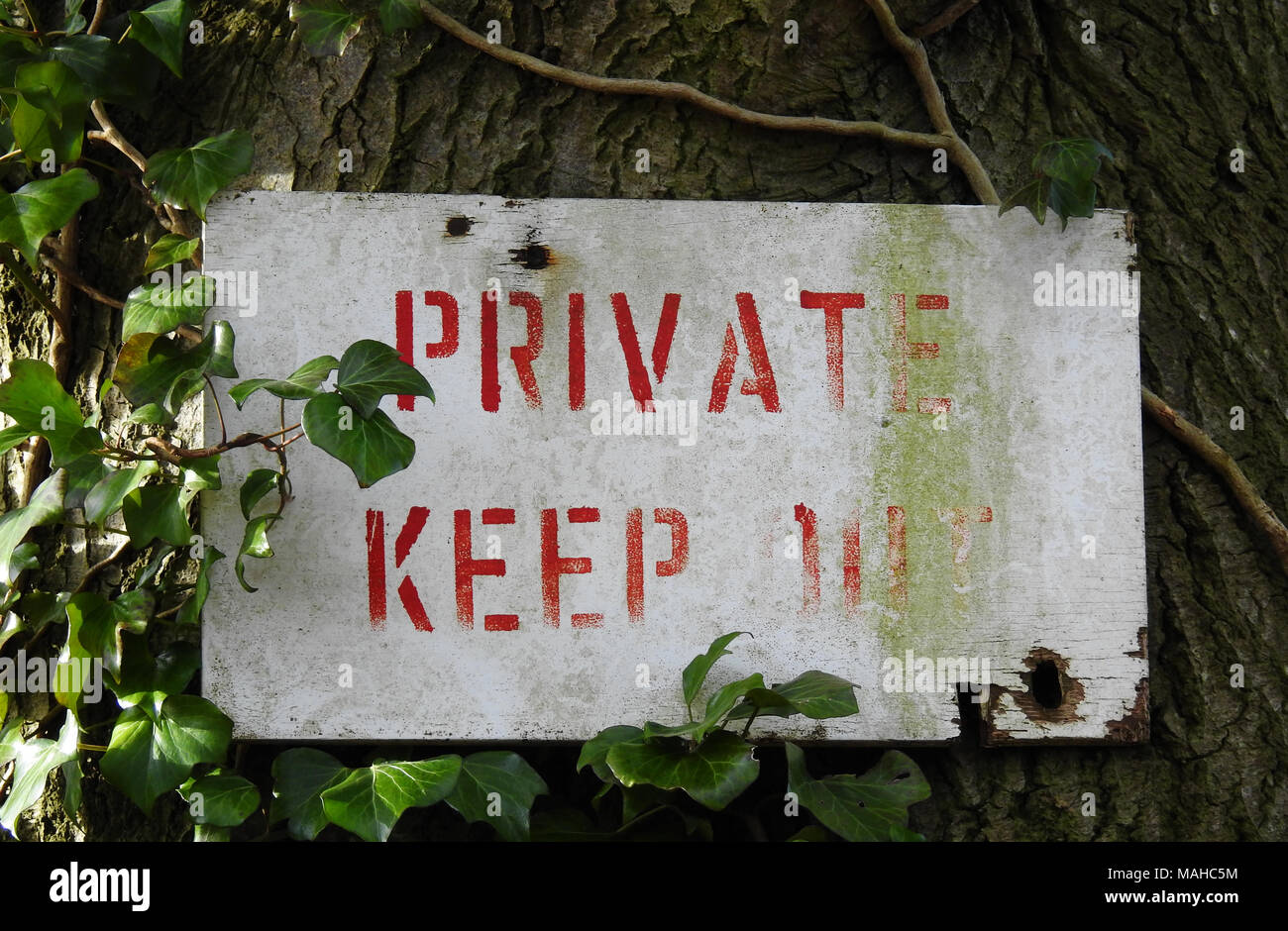 Entry signage sign hi-res stock photography and images - Alamy