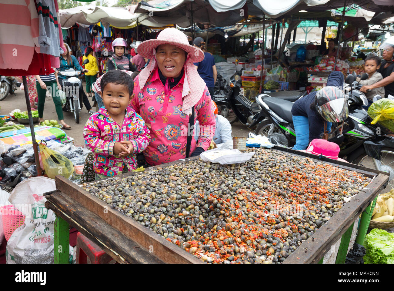 Child vendor asia hi-res stock photography and images - Alamy