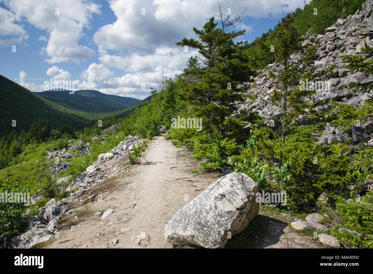 Zealand pond in white mountains hi-res stock photography and images - Alamy