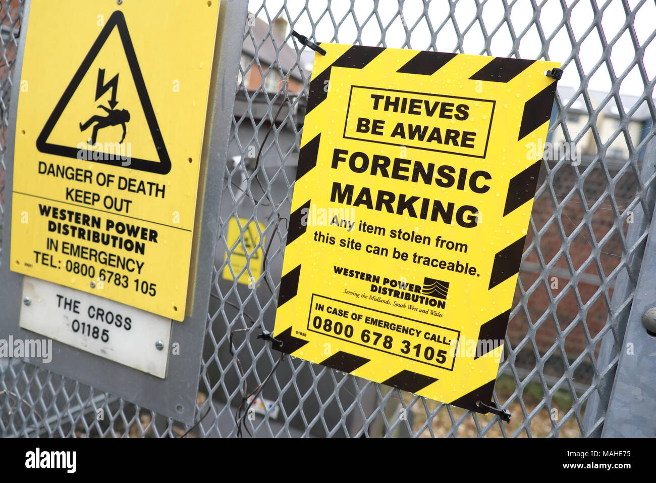 Warning to thieves sign hi-res stock photography and images - Alamy