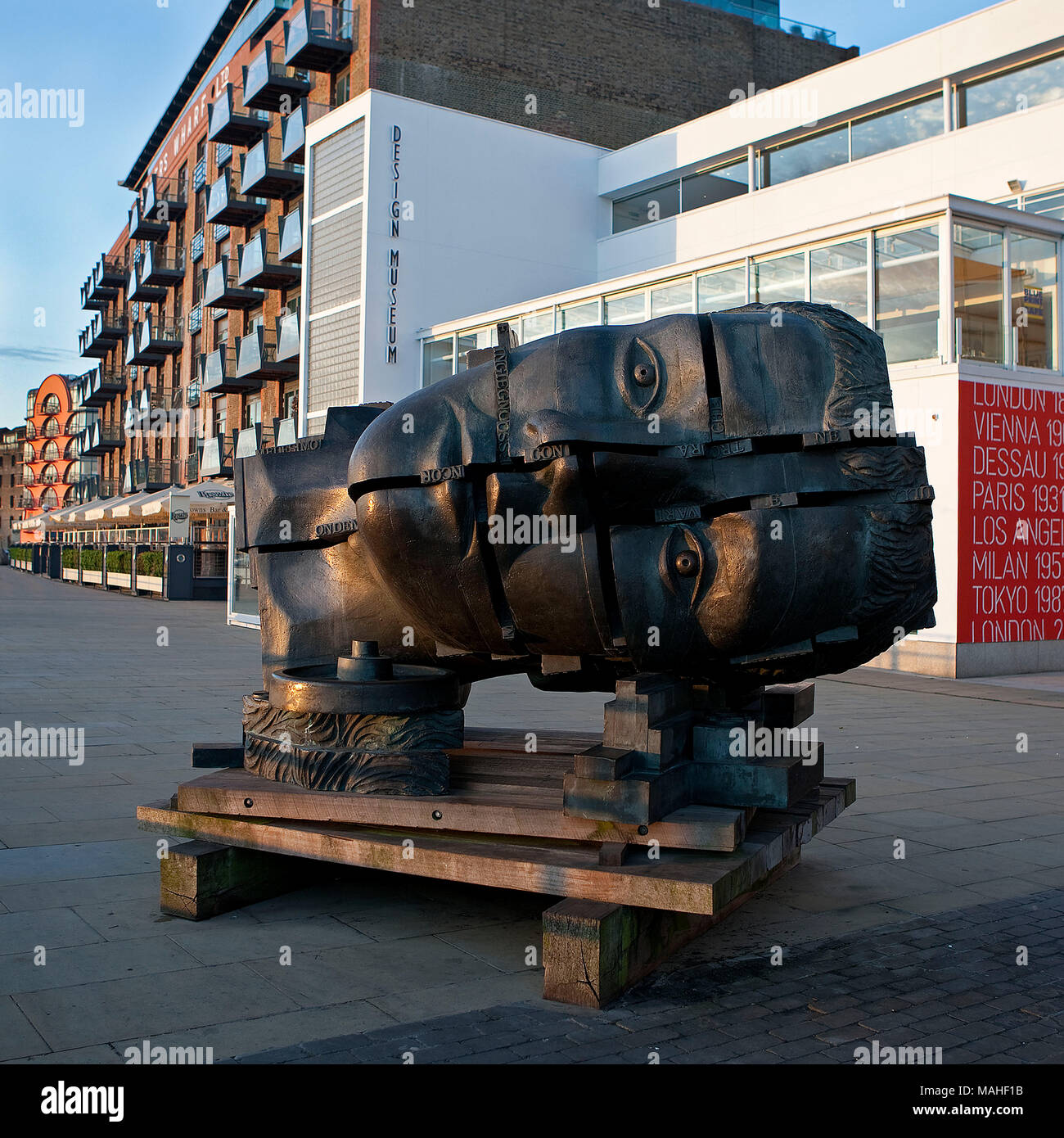 Head of invention by eduardo paolozzi hi-res stock photography and ...