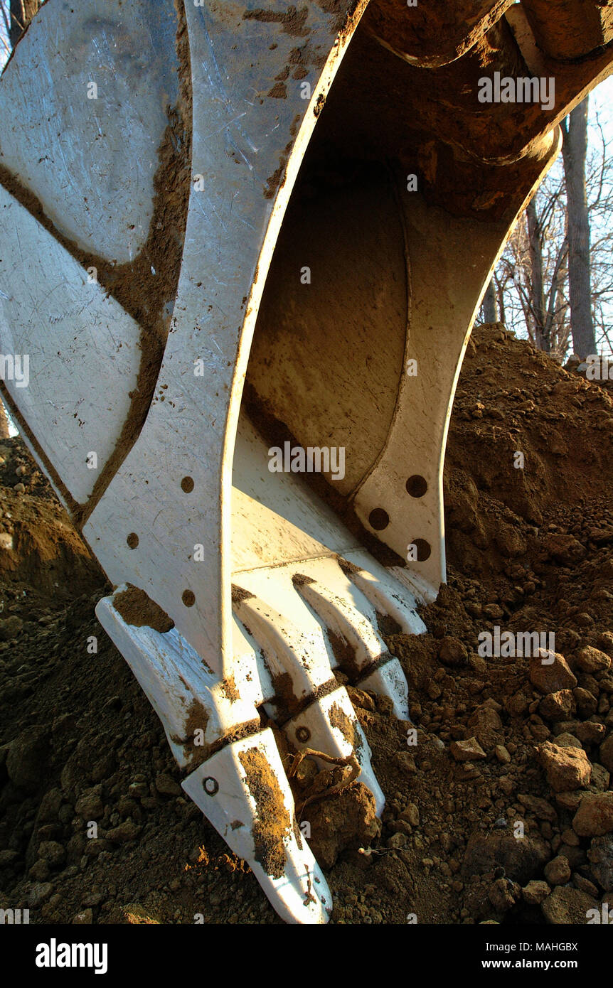 Close up mechanical shovel digging hi-res stock photography and images ...